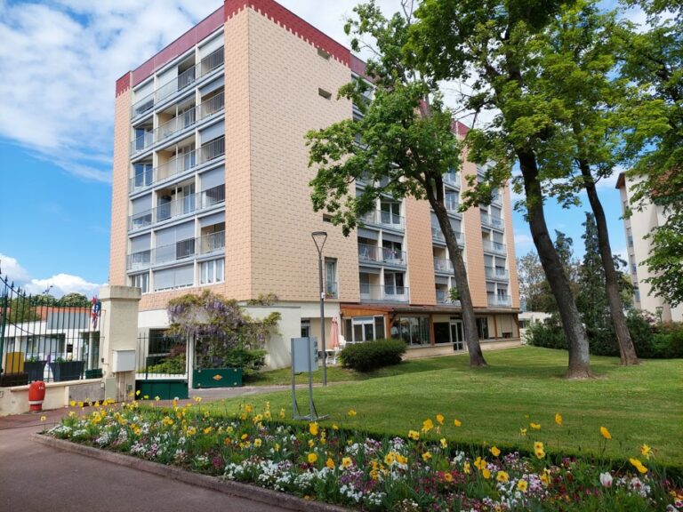 Accueil - Foyer Résidence Le Parc - Le Coteau (42120)
